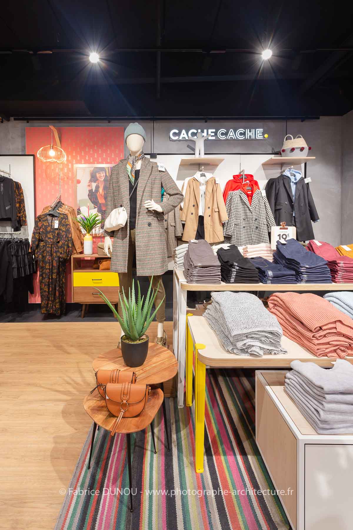 Nouveau concept boutiques Cache Cache - Photographe d'architecture et d ...